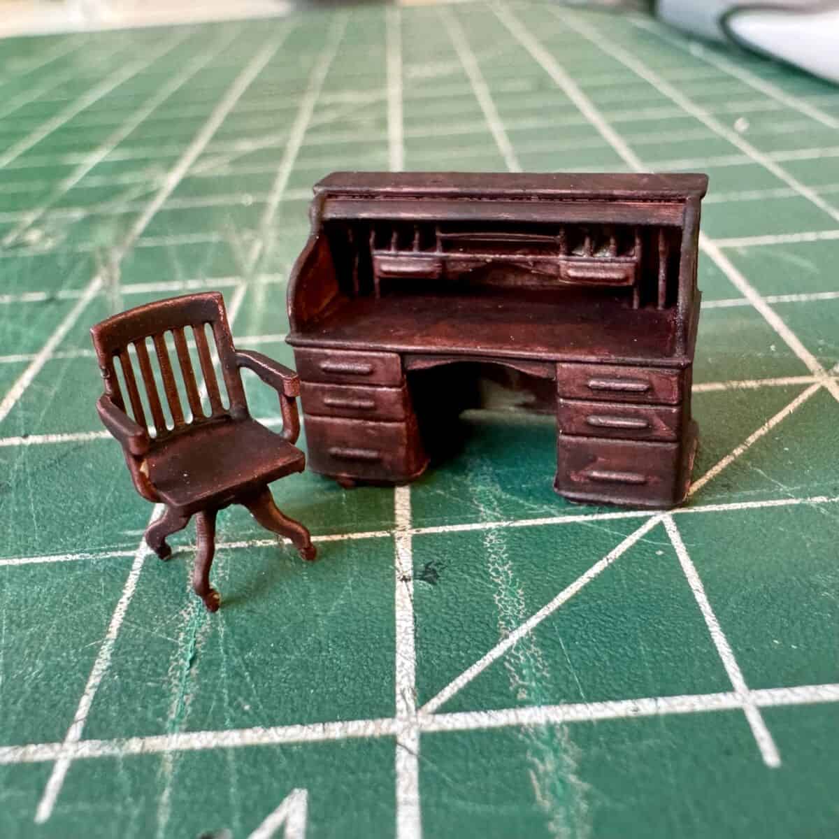 Roll Top Desk and Chair – miniprints