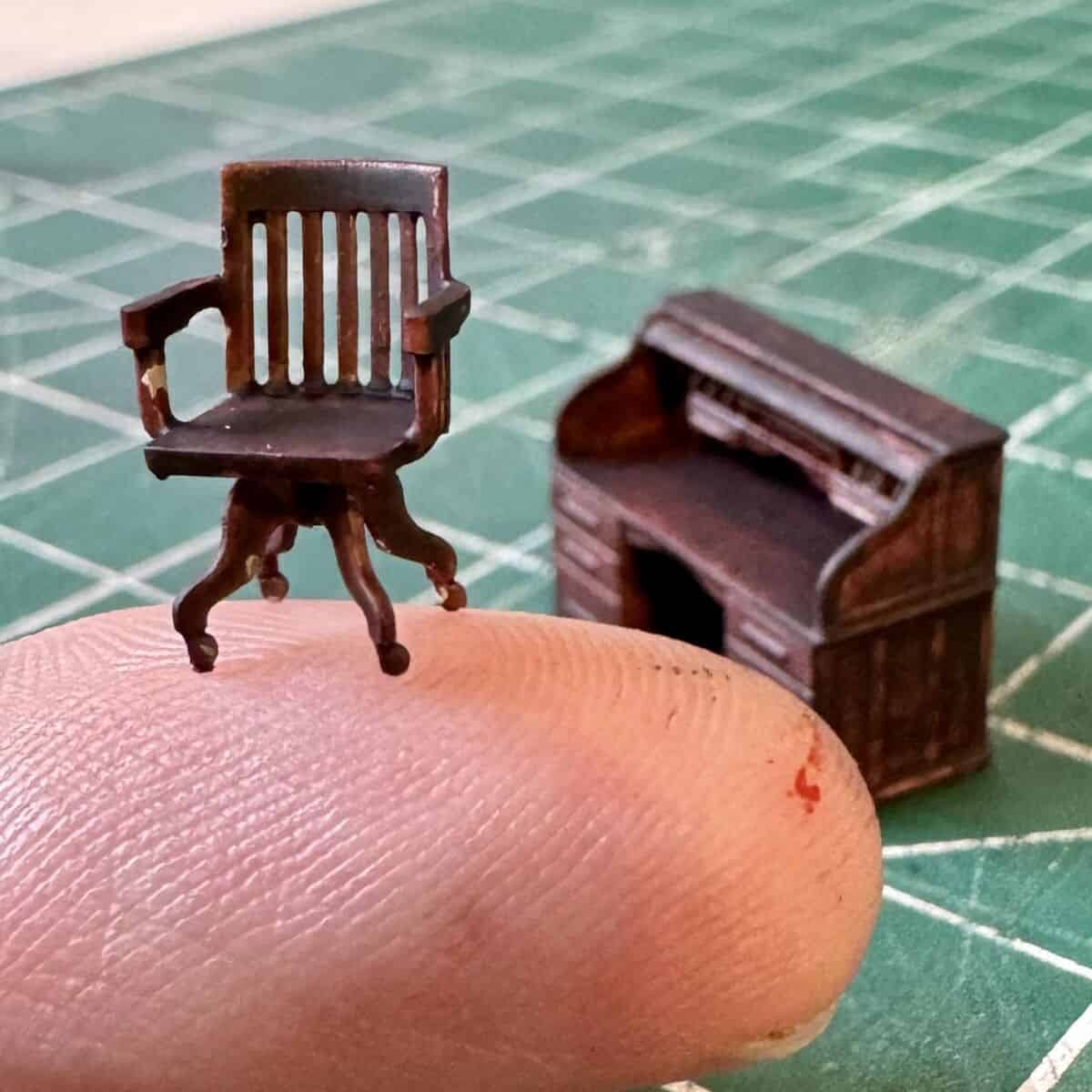 Roll Top Desk and Chair – miniprints