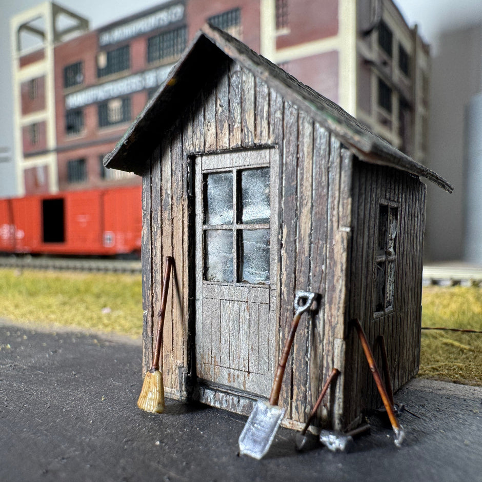 HO Scale model railroad layout details, animals, objects, figures ...