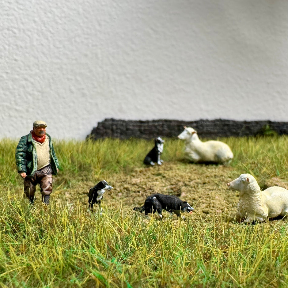 HO Scale model railroad layout details, animals, objects, figures ...