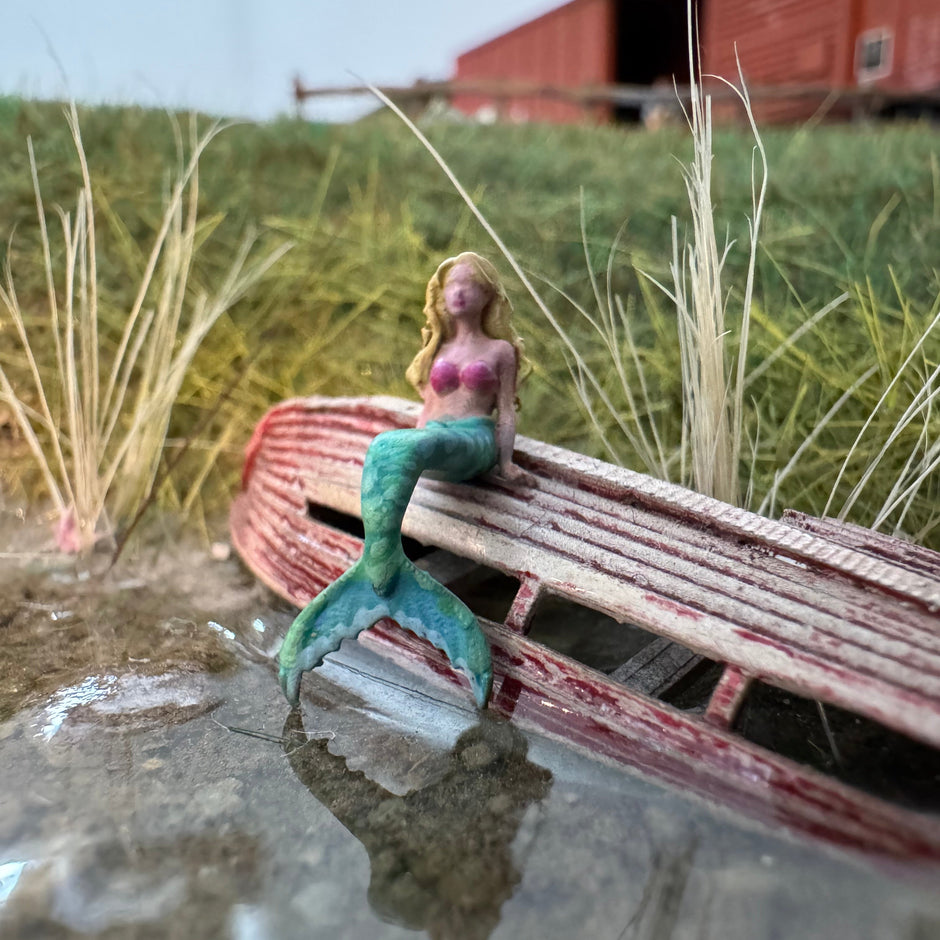 HO Scale model railroad layout details, animals, objects, figures ...