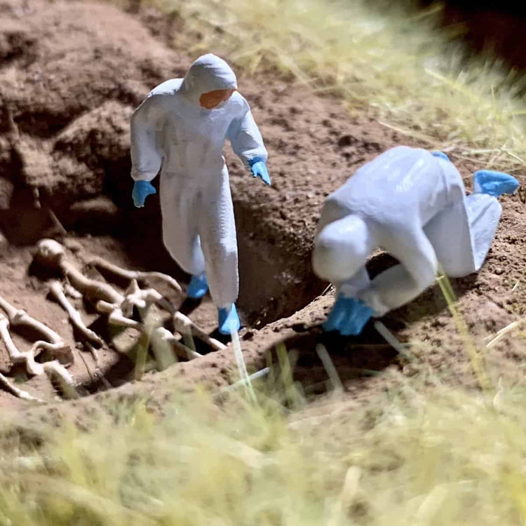 HO Scale model railroad layout details, animals, objects, figures ...